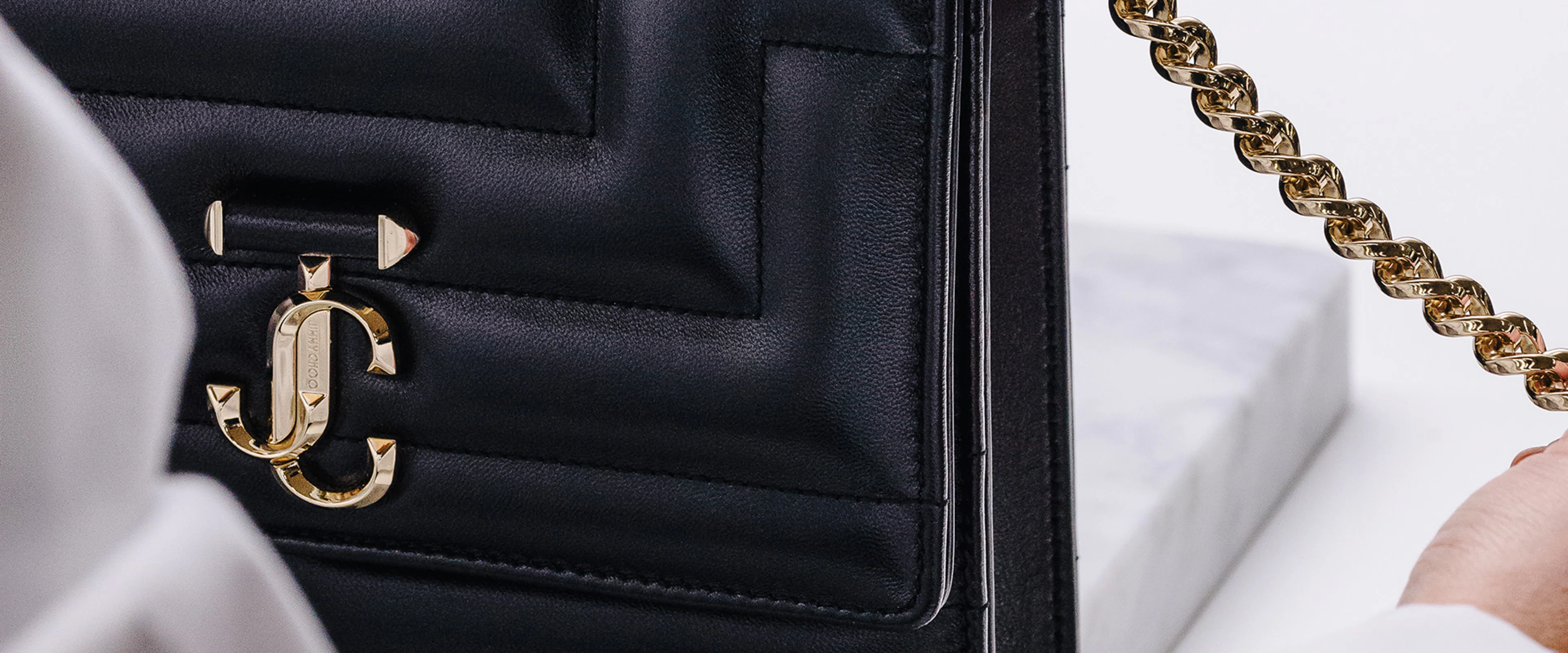 JC world时尚精彩世界 - 探索穿搭灵感、明星同款与品牌故事